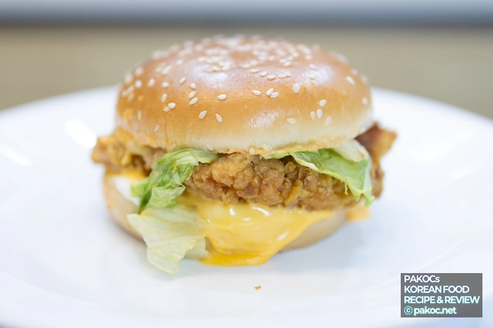 [Convenience Store Food Review] CU Ricotta Cheese Chicken Burger - KOREAN FOOD REVIEW & RECIPE ...